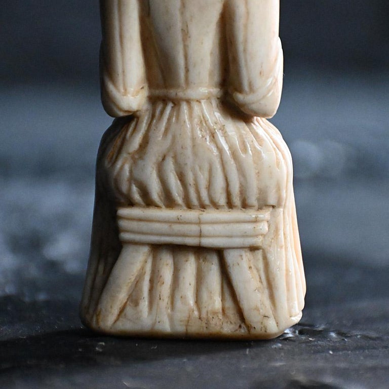 18th Century English Hand Carved Mutton Bone Figurative Snuff Box For ...