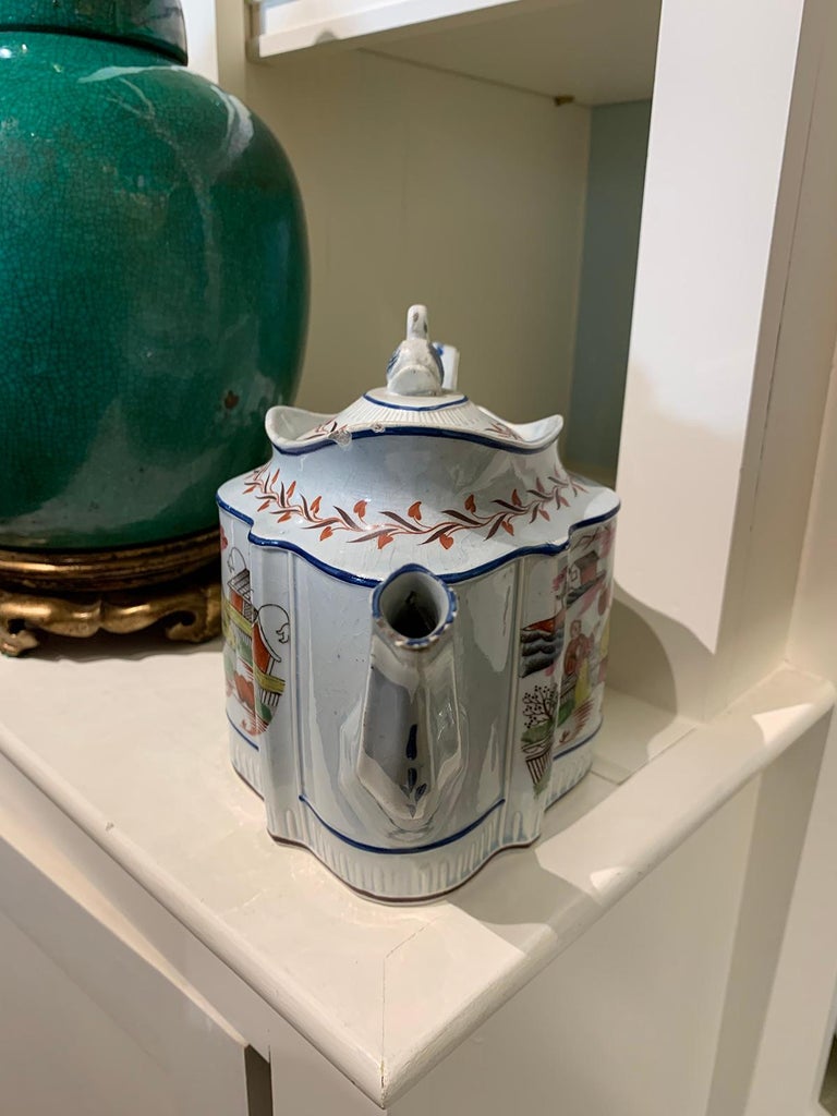 18th Century English Lowestoft Chinoiserie Porcelain Teapot at 1stDibs