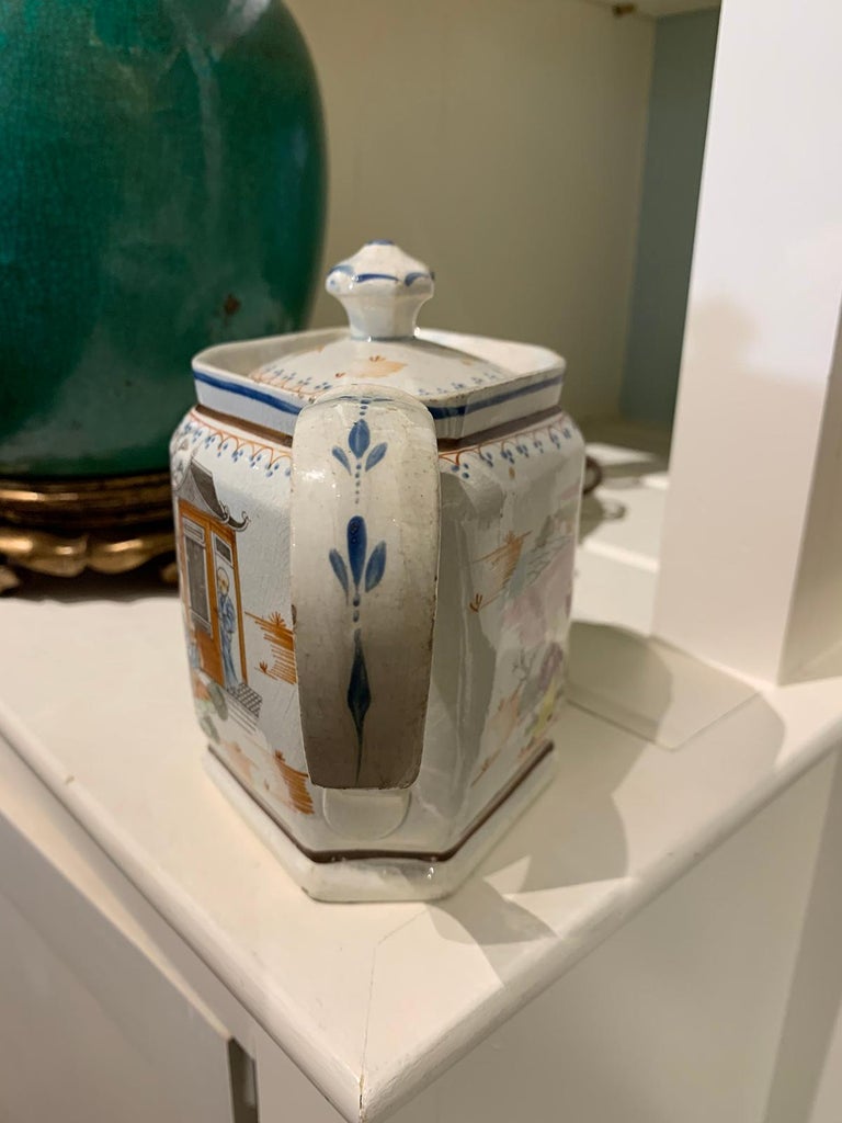 18th Century English Lowestoft Chinoiserie Porcelain Teapot at 1stDibs