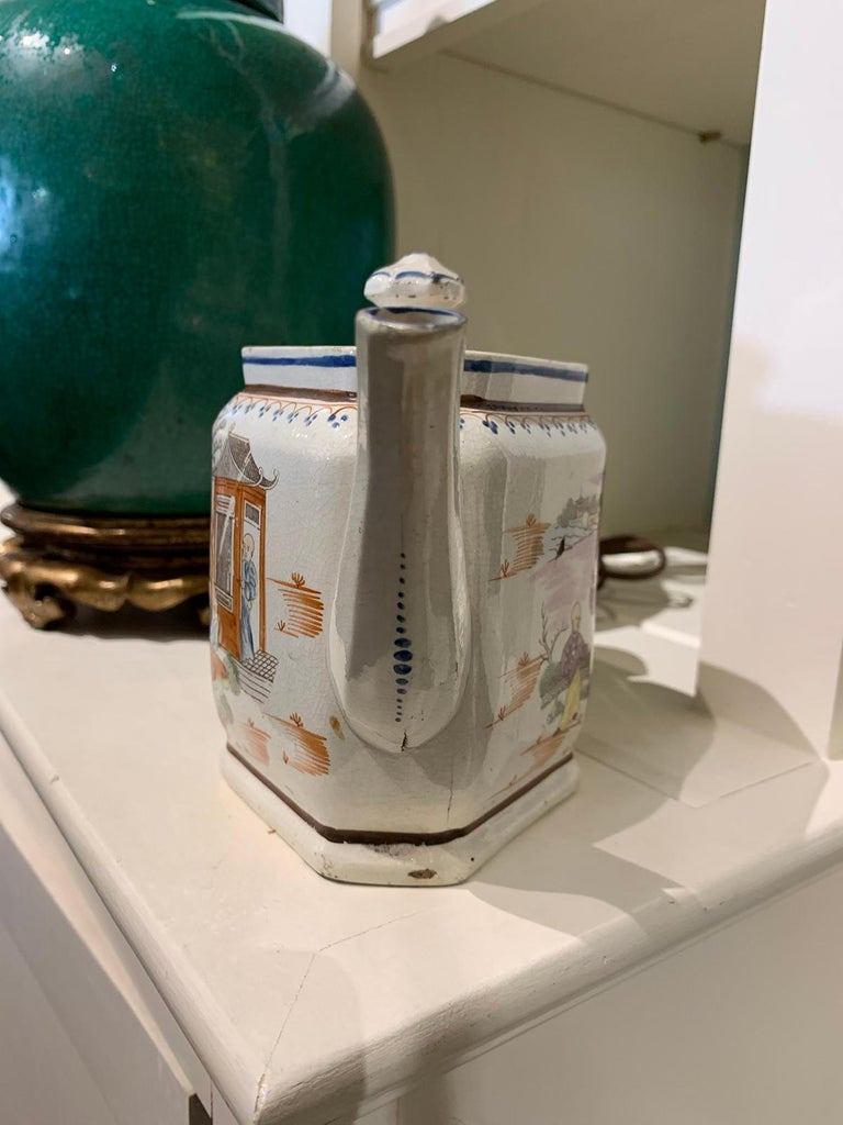 18th Century English Lowestoft Chinoiserie Porcelain Teapot at 1stDibs
