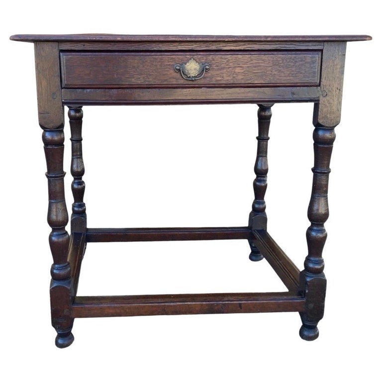 18th Century English Oak Side Table For Sale at 1stDibs