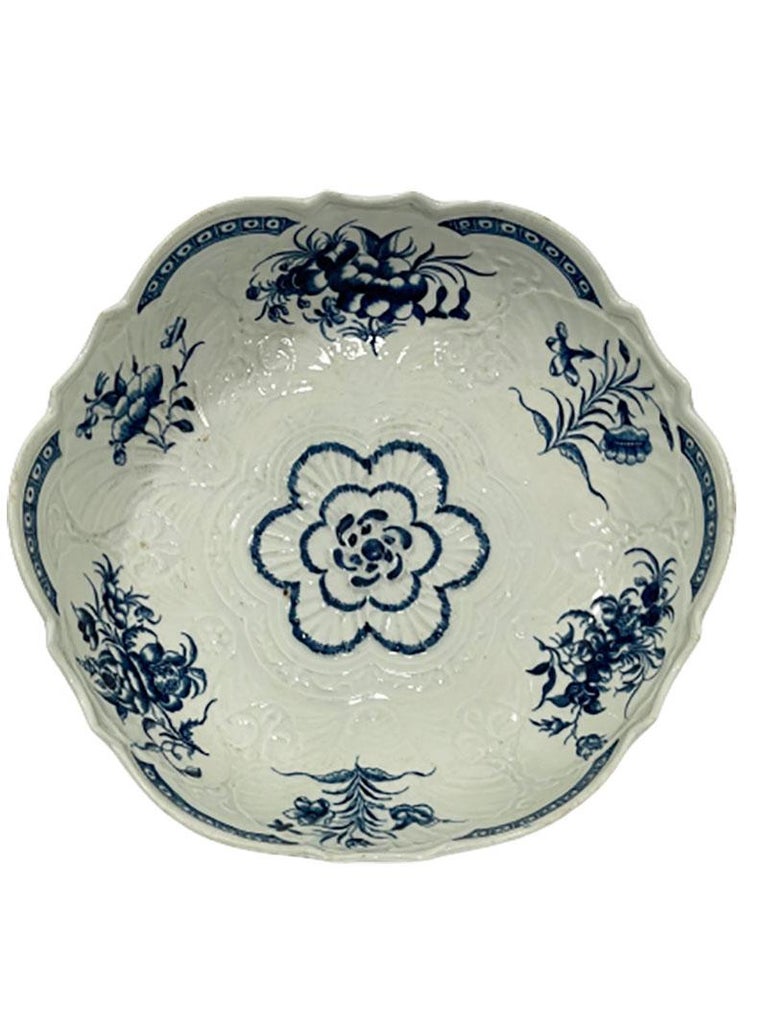 18th Century English Worcester Bowl For Sale at 1stDibs