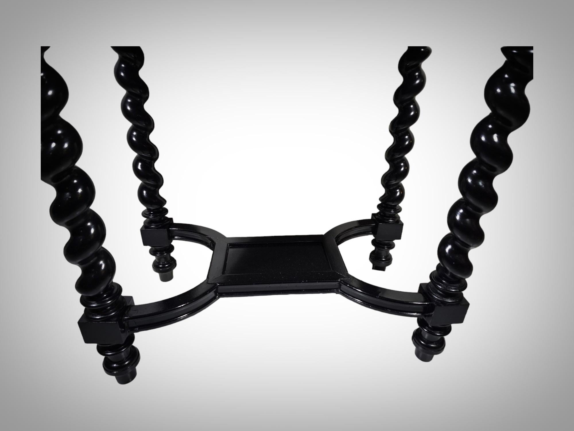 18th century Flemish Cabinet For Sale at 1stDibs