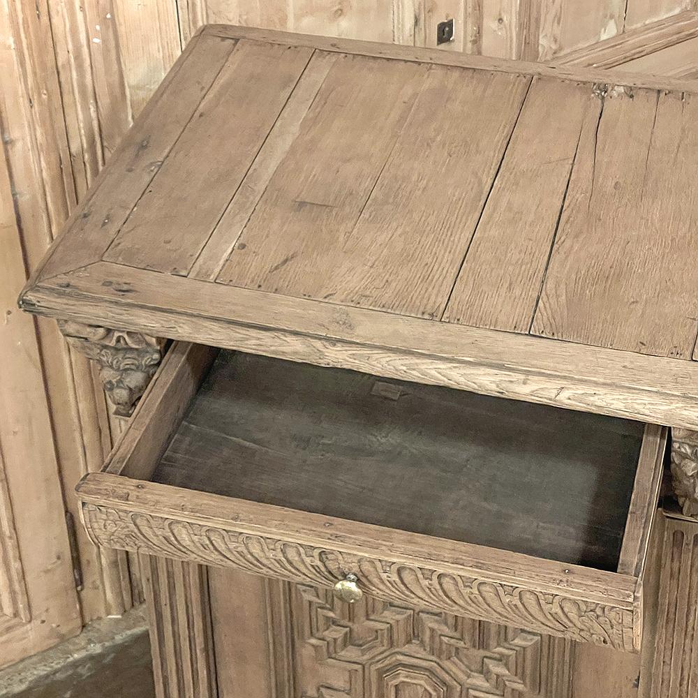 18th Century Flemish Renaissance Buffet in Stripped Oak For Sale at 1stDibs