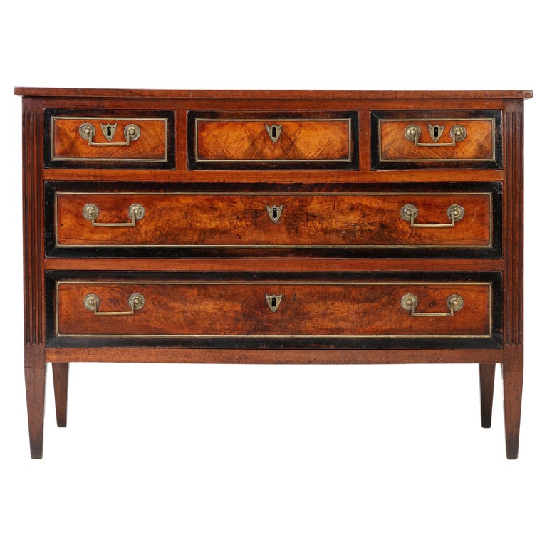 18th Century French Mahogany Commode For Sale at 1stDibs