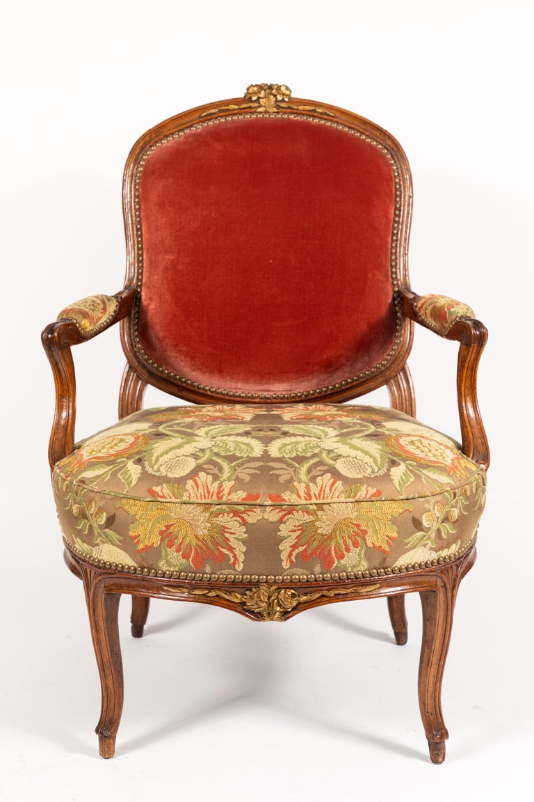18th Century French Regence Walnut Armchairs For Sale at 1stDibs