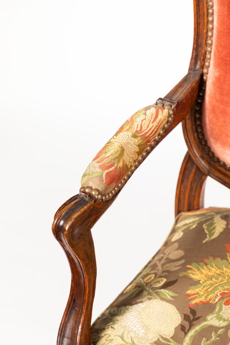 18th Century French Regence Walnut Armchairs For Sale at 1stDibs