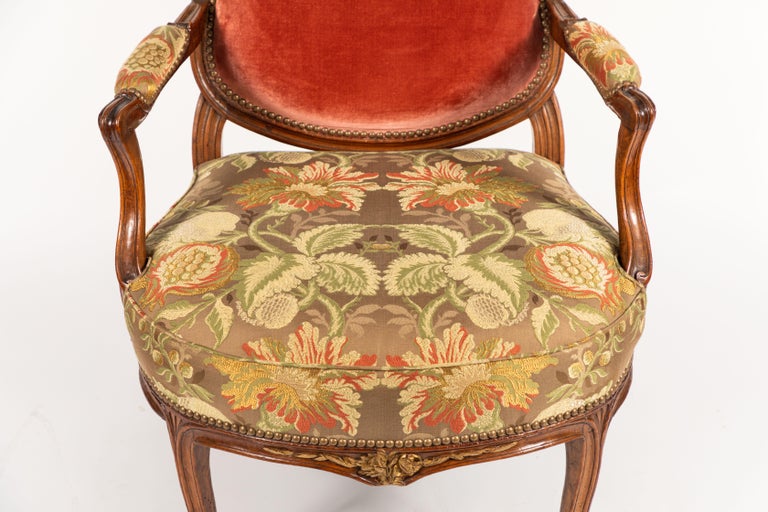 18th Century French Regence Walnut Armchairs For Sale at 1stDibs