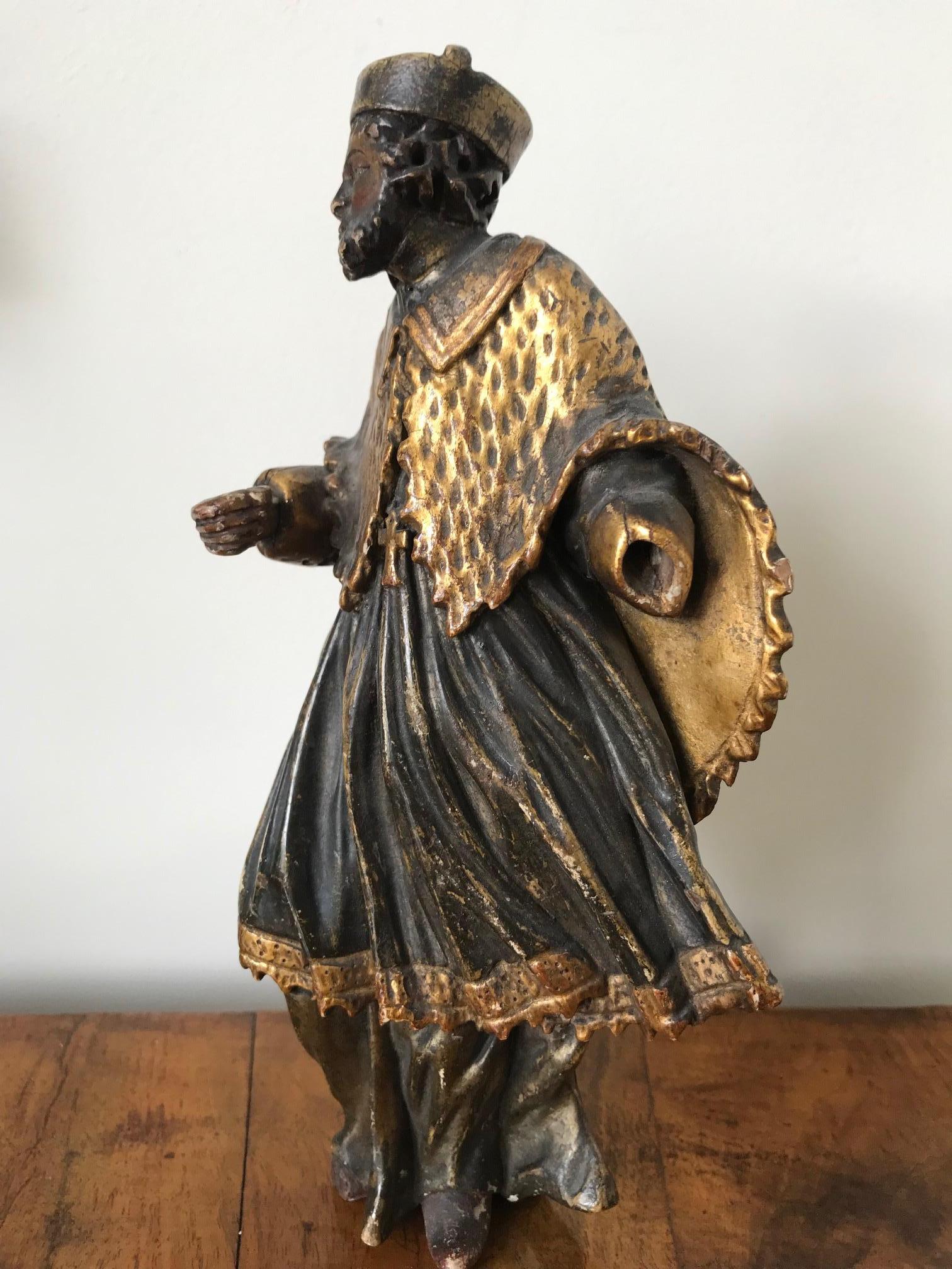 18th Century Gilded Wooden Statue For Sale at 1stDibs