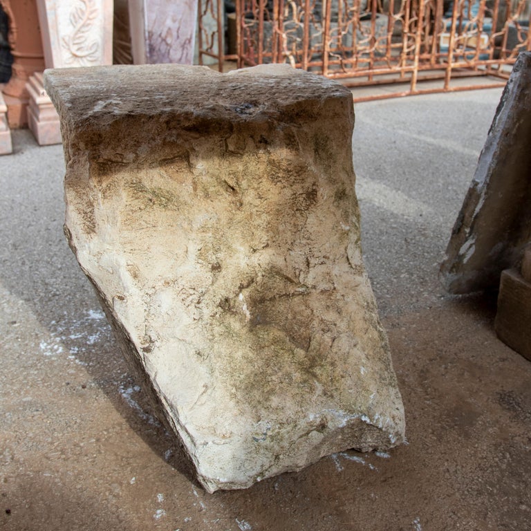 18th Century Hand-Carved Stone Capital in Corinthian Style For Sale at ...