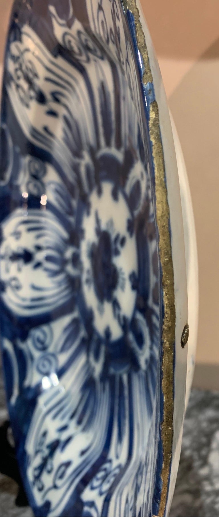 18th Century Hand Painted Dutch Delft Platter For Sale at 1stDibs