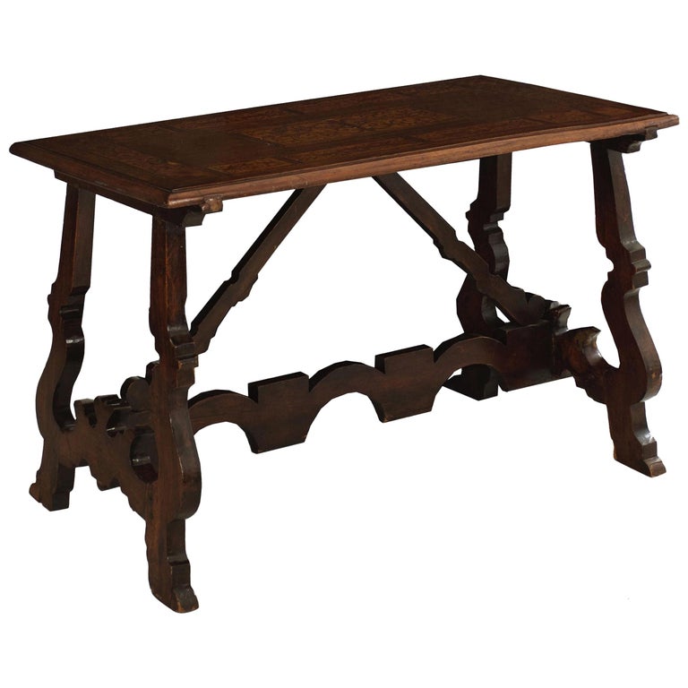 Italienischer Barocktisch mit Intarsien aus Nussbaumholz auf Trestle ...
