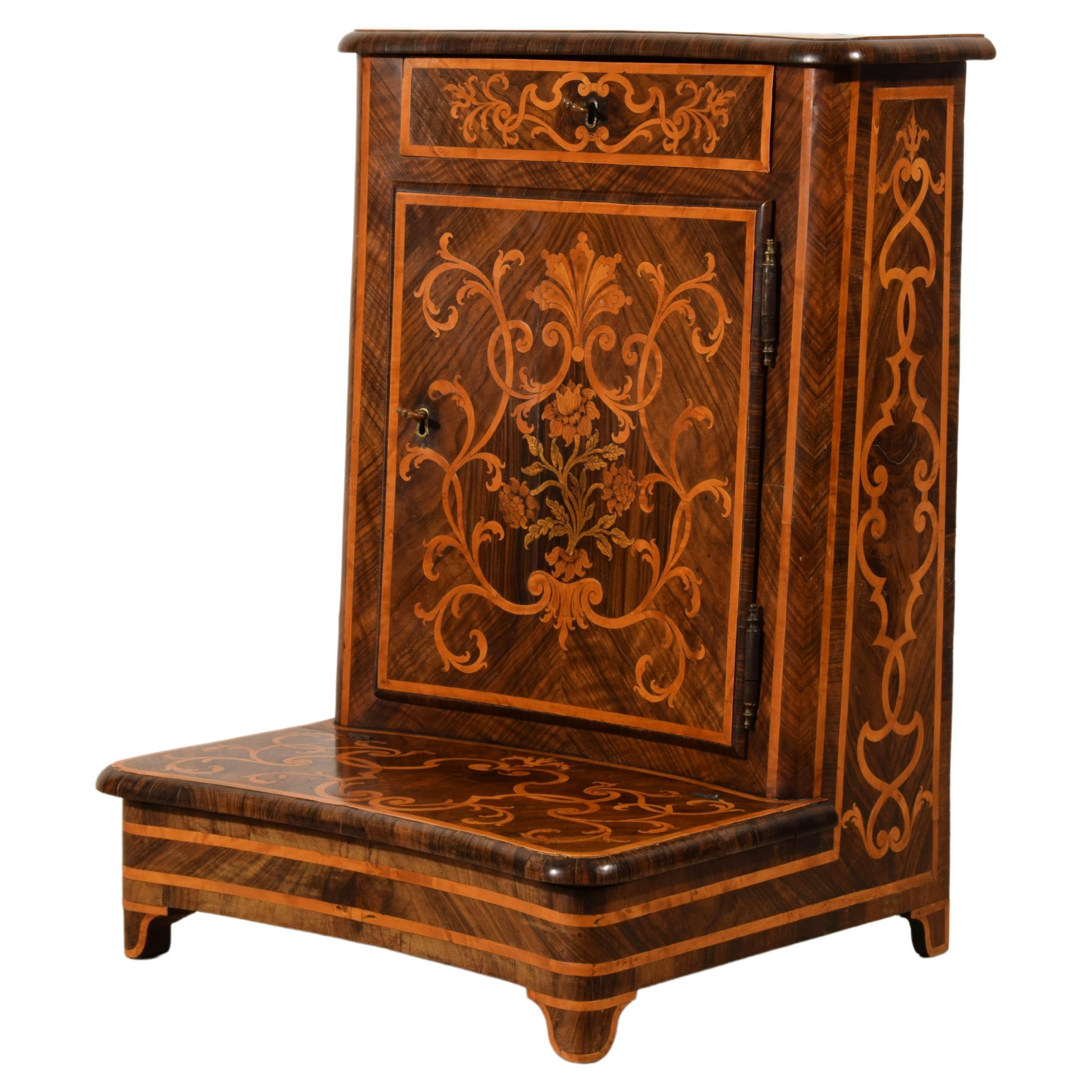 Italian Renaissance walnut prie-dieu For Sale at 1stDibs