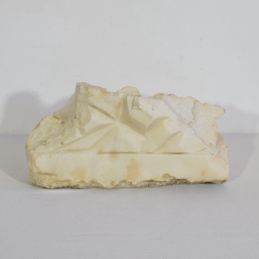 18th Century Italian Marble Base of a Statue For Sale at 1stDibs