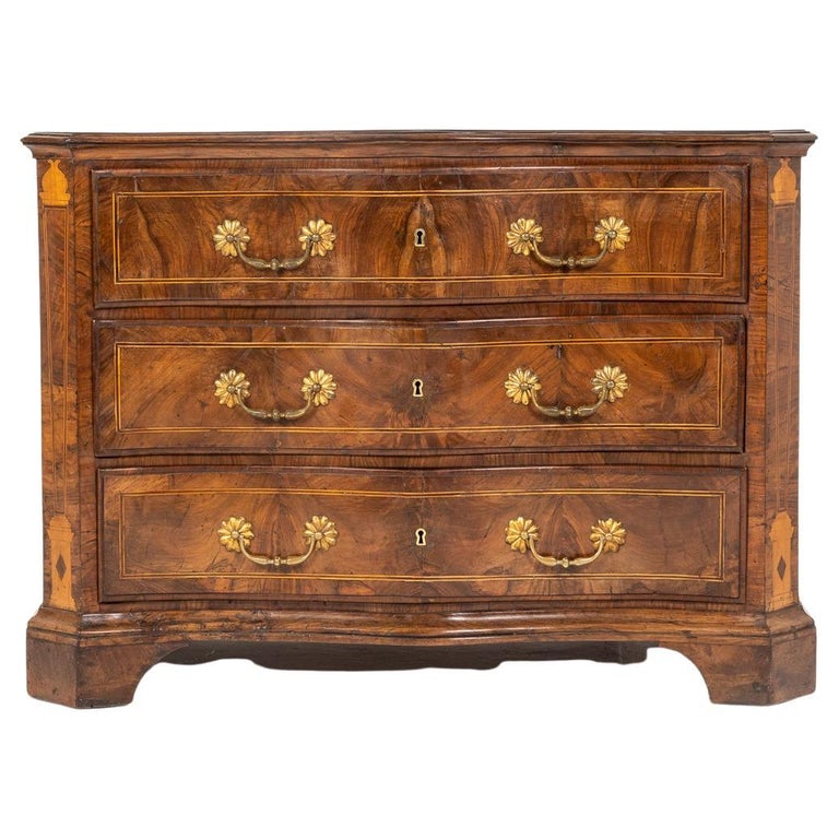 18th Century, Italian Walnut Serpentine Commode For Sale at 1stDibs