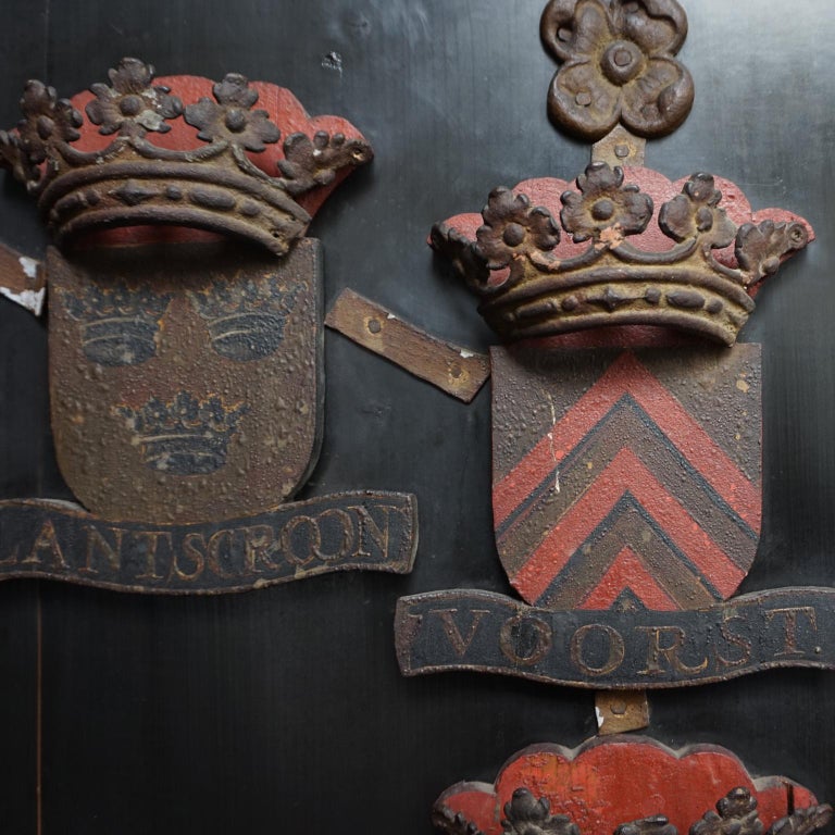 18th Century Large Carved Polychrome Dutch 'Hacfort' Heraldic Shield at ...