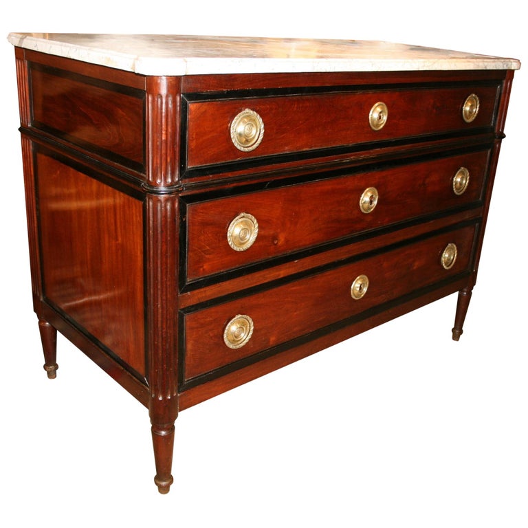 18th Century Mahogany Commode at 1stDibs