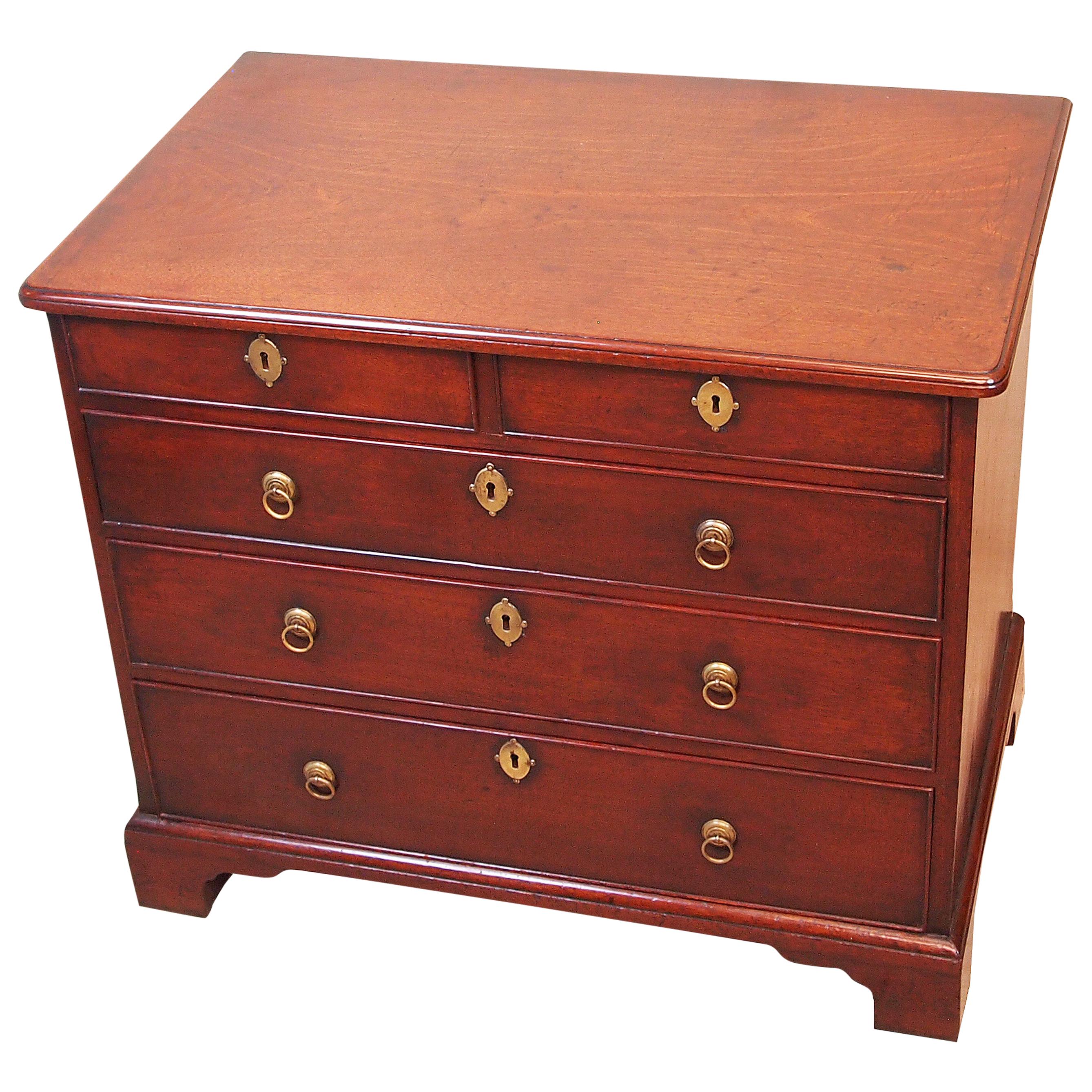 18th Century Georgian Mahogany Chest of Drawers For Sale at 1stDibs