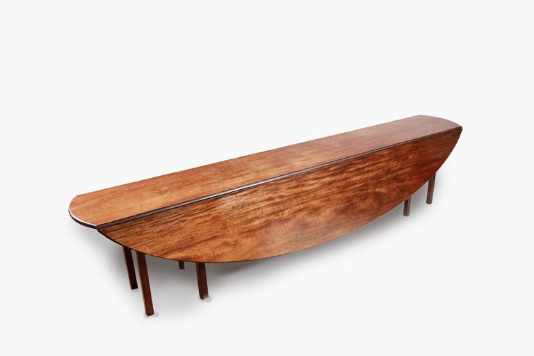 18th Century Mahogany Hunt Table For Sale at 1stDibs