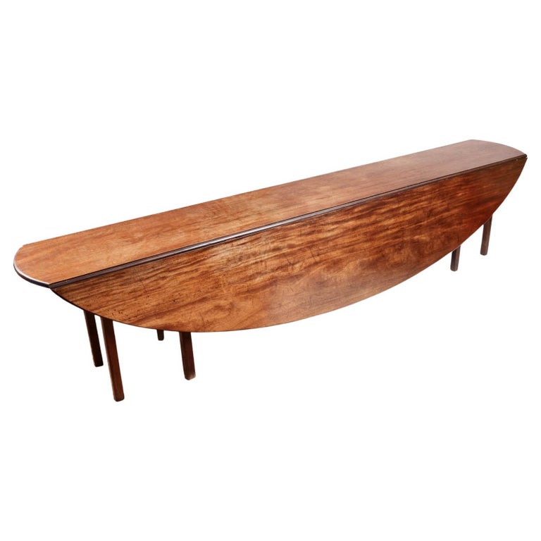 18th Century Mahogany Hunt Table For Sale at 1stDibs