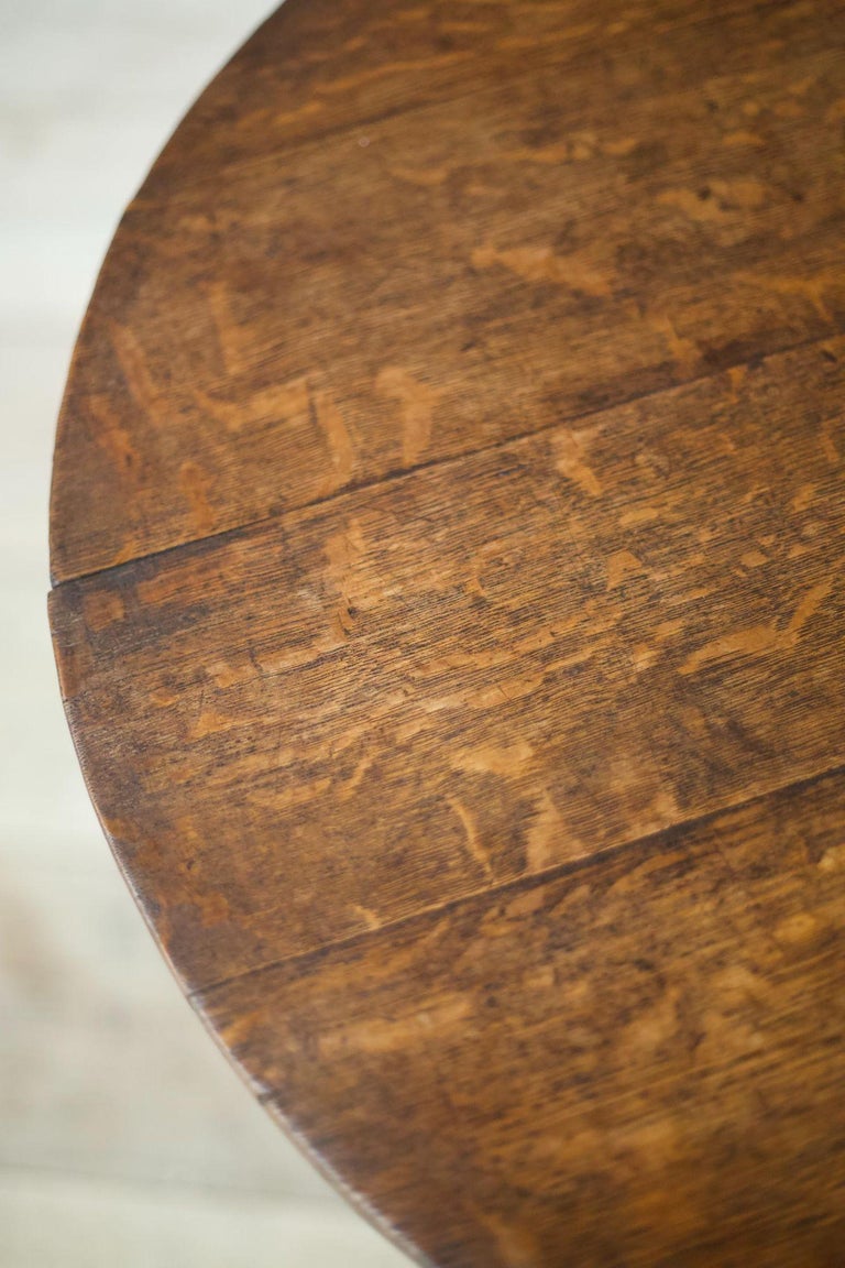 18th Century Oak Circular Side Table For Sale at 1stDibs