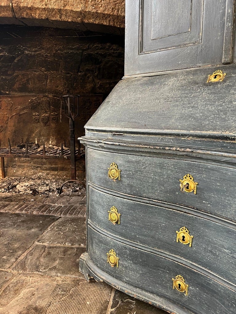 18th Century Oak Painted Bureau For Sale at 1stDibs