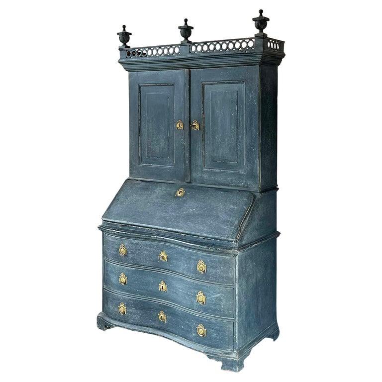 18th Century Oak Painted Bureau For Sale at 1stDibs