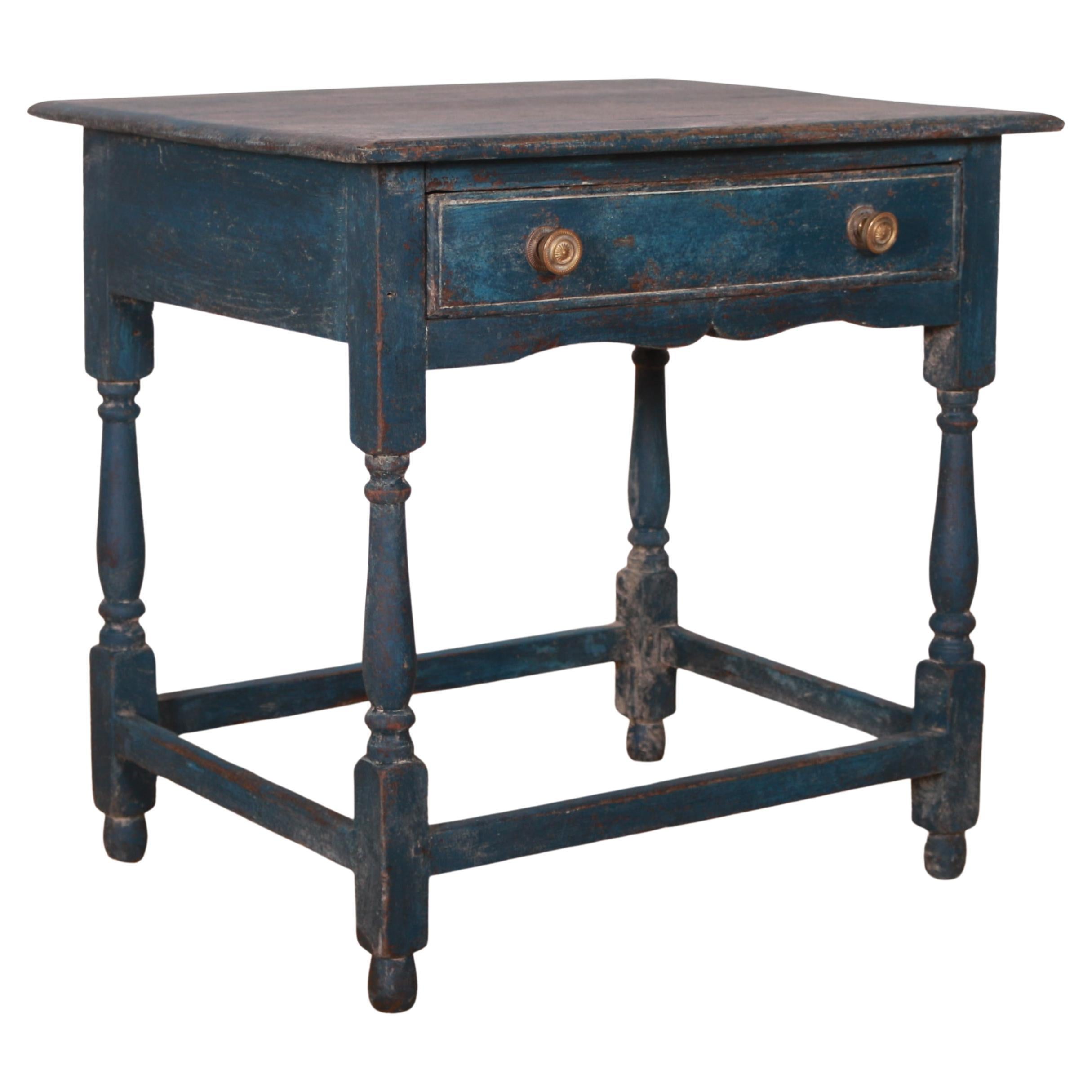 18th Century Painted Lamp Table For Sale at 1stDibs