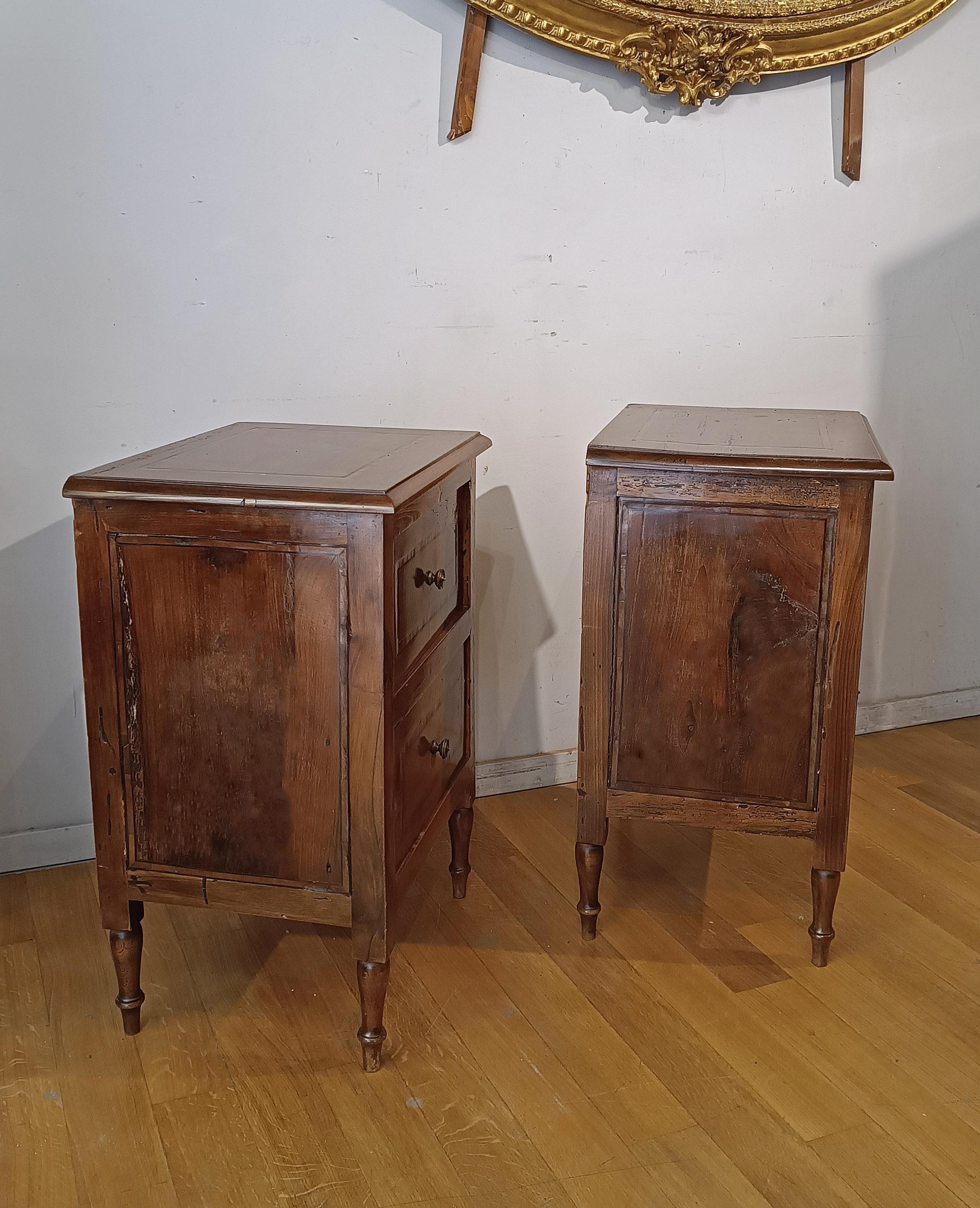 18th CENTURY PAIR OF NEOCLASSIC NIGHTSIDE TABLES IN SOLID WALNUT For ...