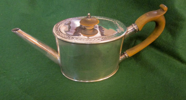 18th Century Robert Hennell Georgian Sterling Teapot of Oval Form at ... 18th Century Robert Hennell Georgian Sterling Teapot of Oval Form at ...