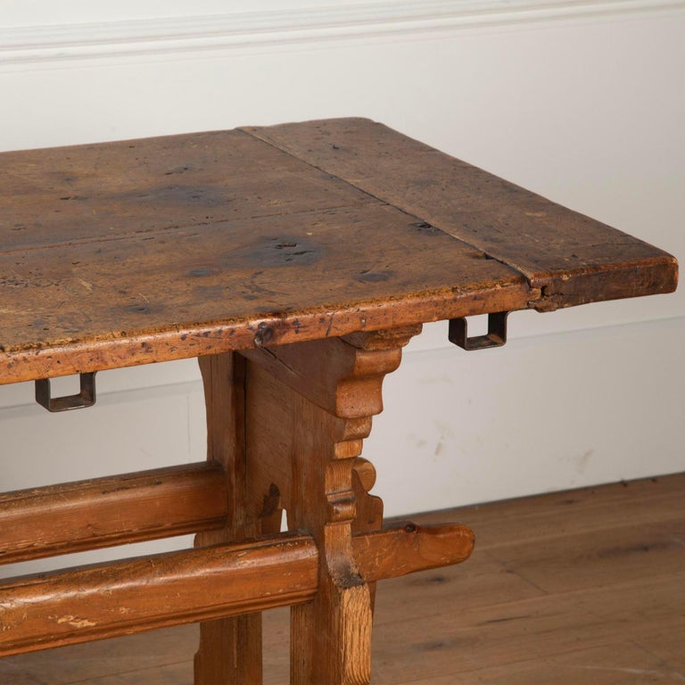 18th Century Scandinavian Spruce Table For Sale at 1stDibs