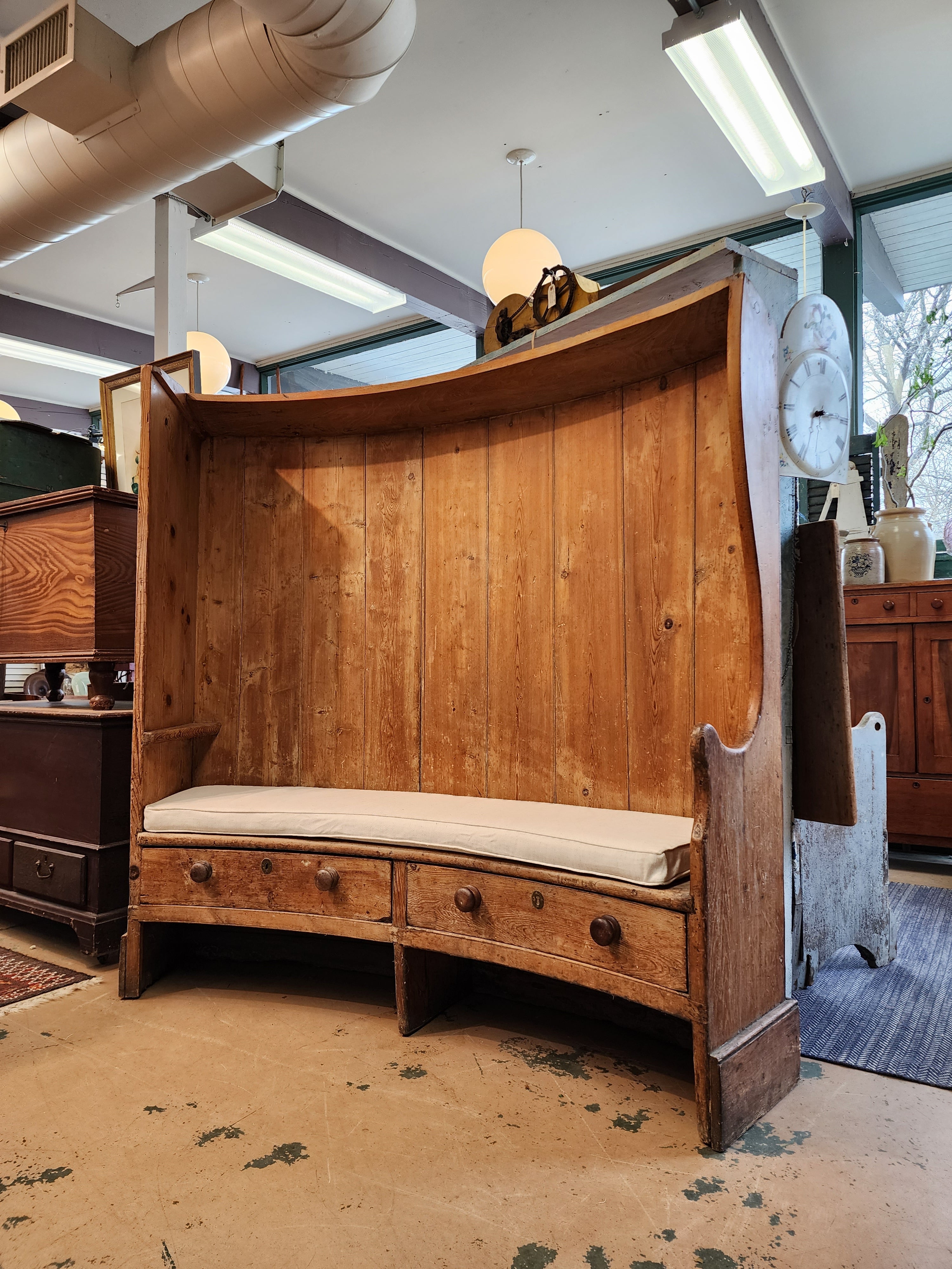 American 18th Century Settle Bench Hudson Valley For Sale at 1stDibs