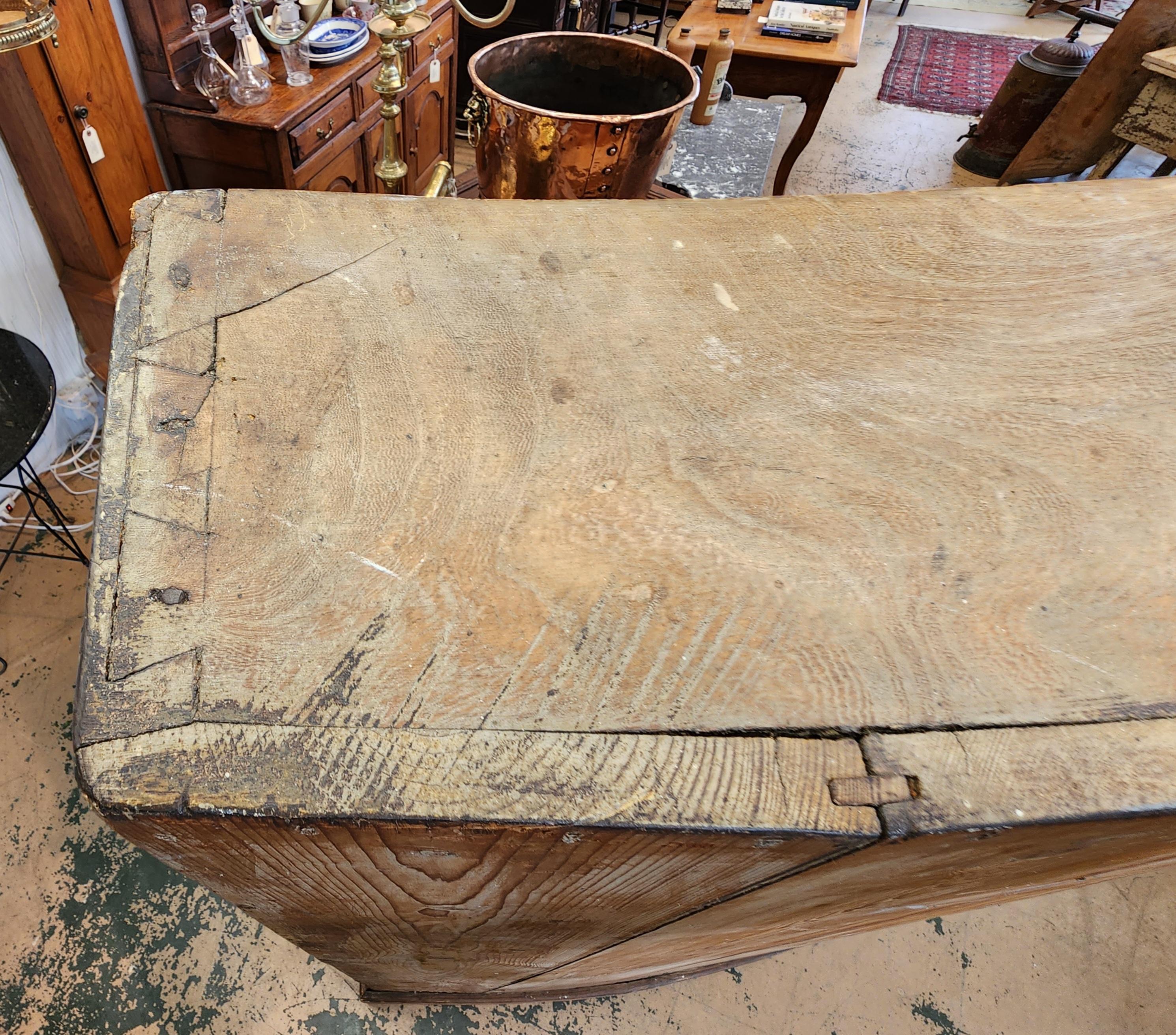 American 18th Century Settle Bench Hudson Valley For Sale at 1stDibs