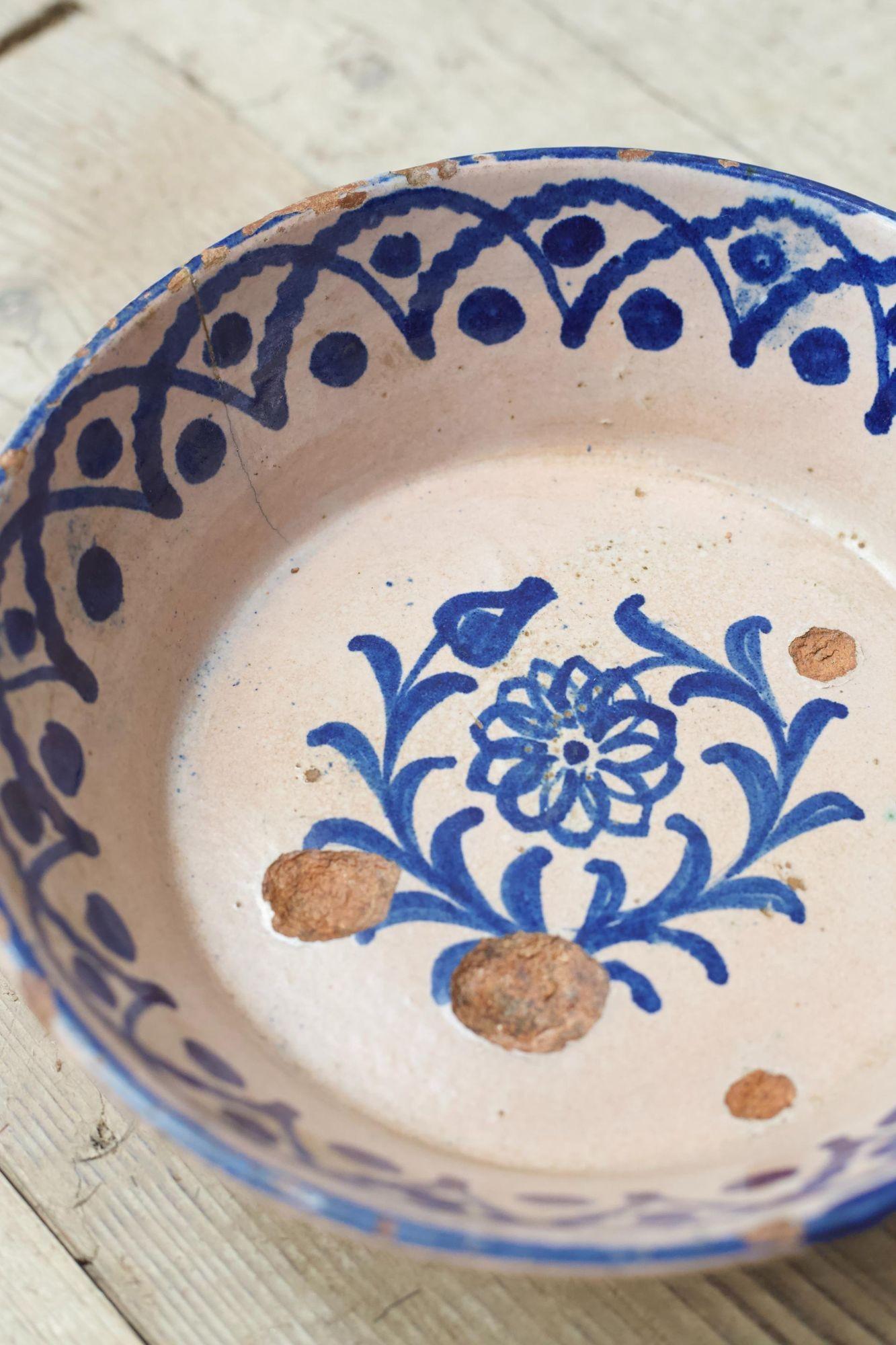 18th century Spanish bowl - No8 For Sale at 1stDibs