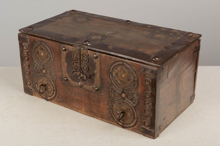 18th Century Spanish Walnut Coffer Box For Sale at 1stDibs