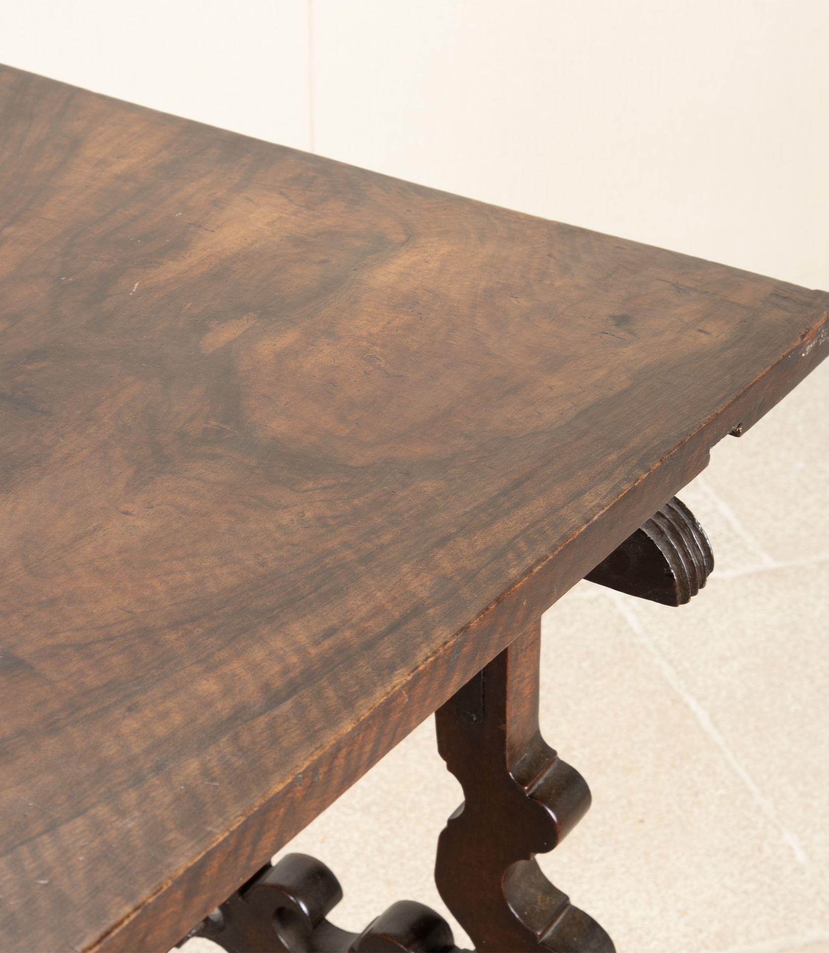 18th Century Spanish Walnut Dining Table For Sale at 1stDibs