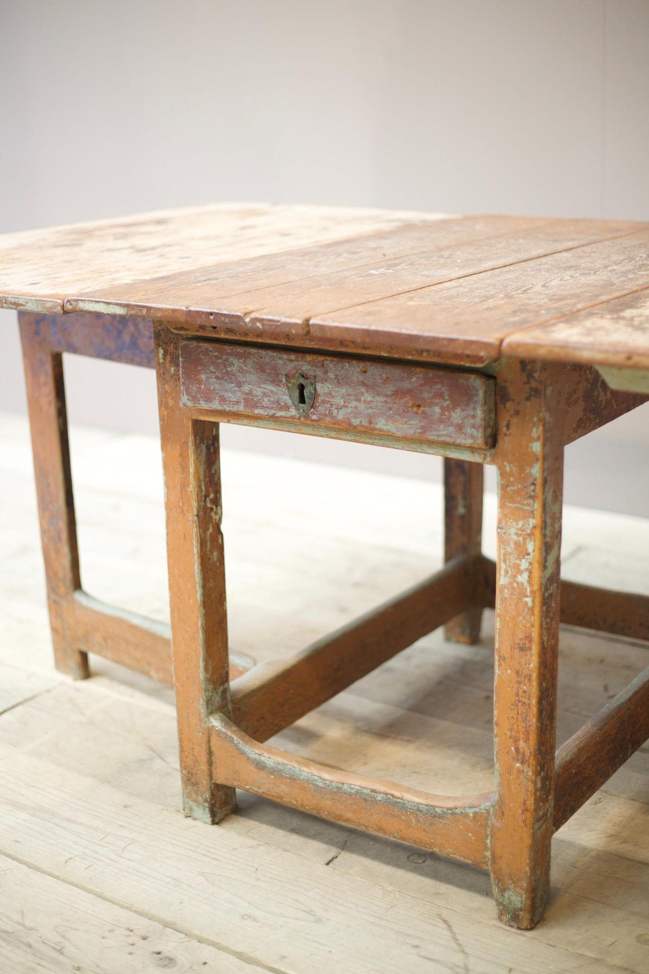 18th Century Swedish Gate Leg Table For Sale at 1stDibs
