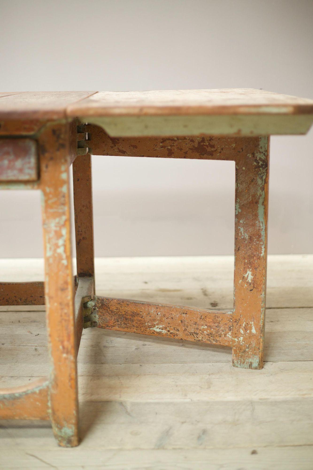 18th Century Swedish Gate Leg Table For Sale at 1stDibs