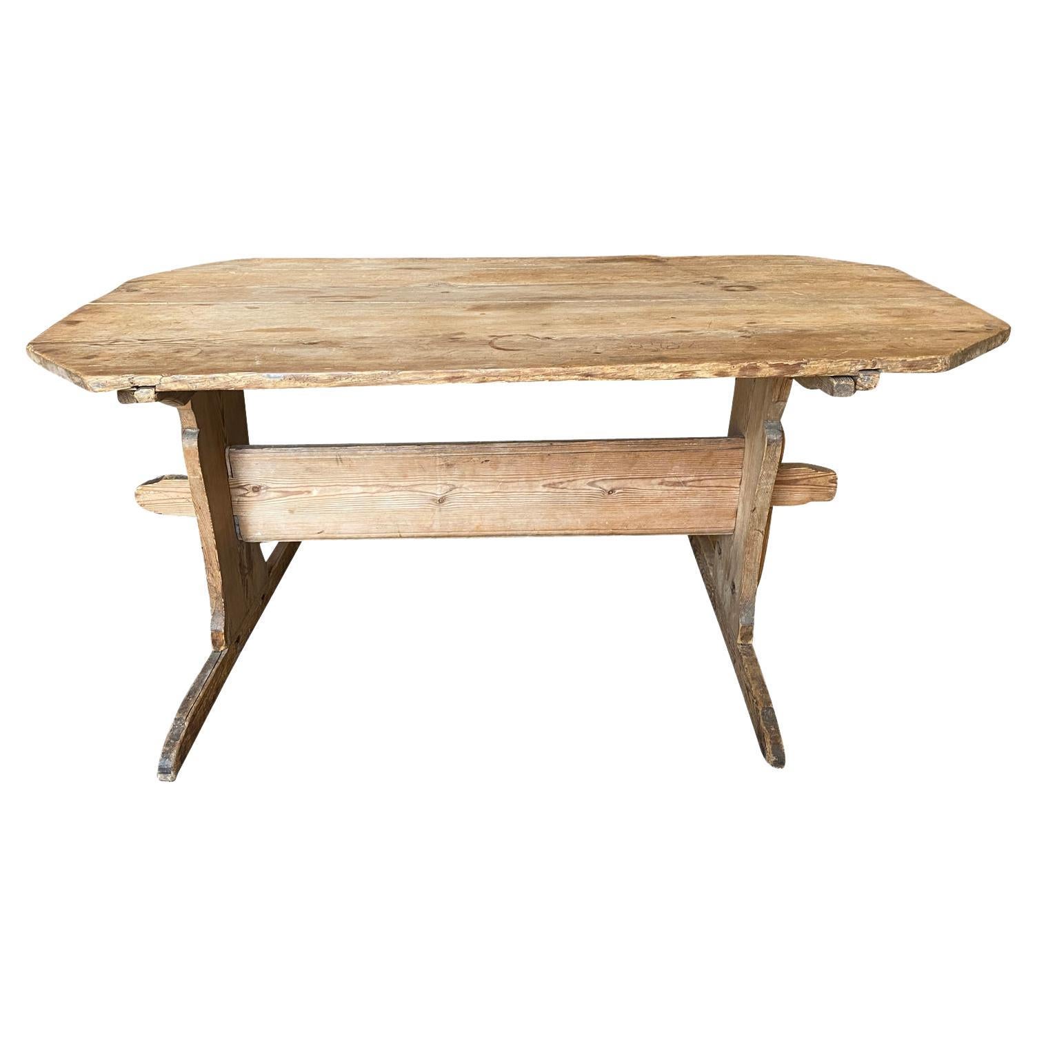 18th Century English Tavern Table For Sale at 1stDibs