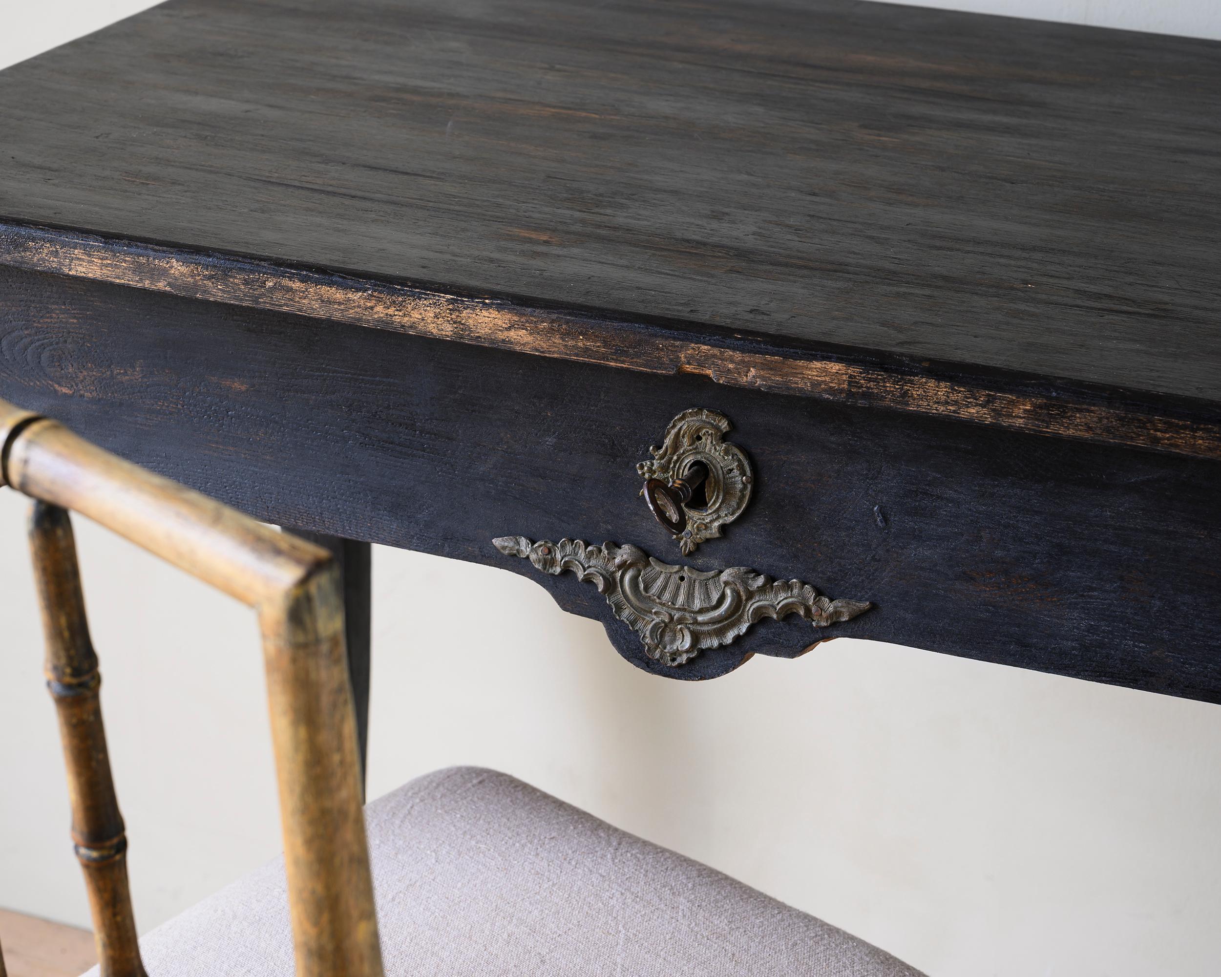 18th Century Swedish Rococo Desk For Sale at 1stDibs