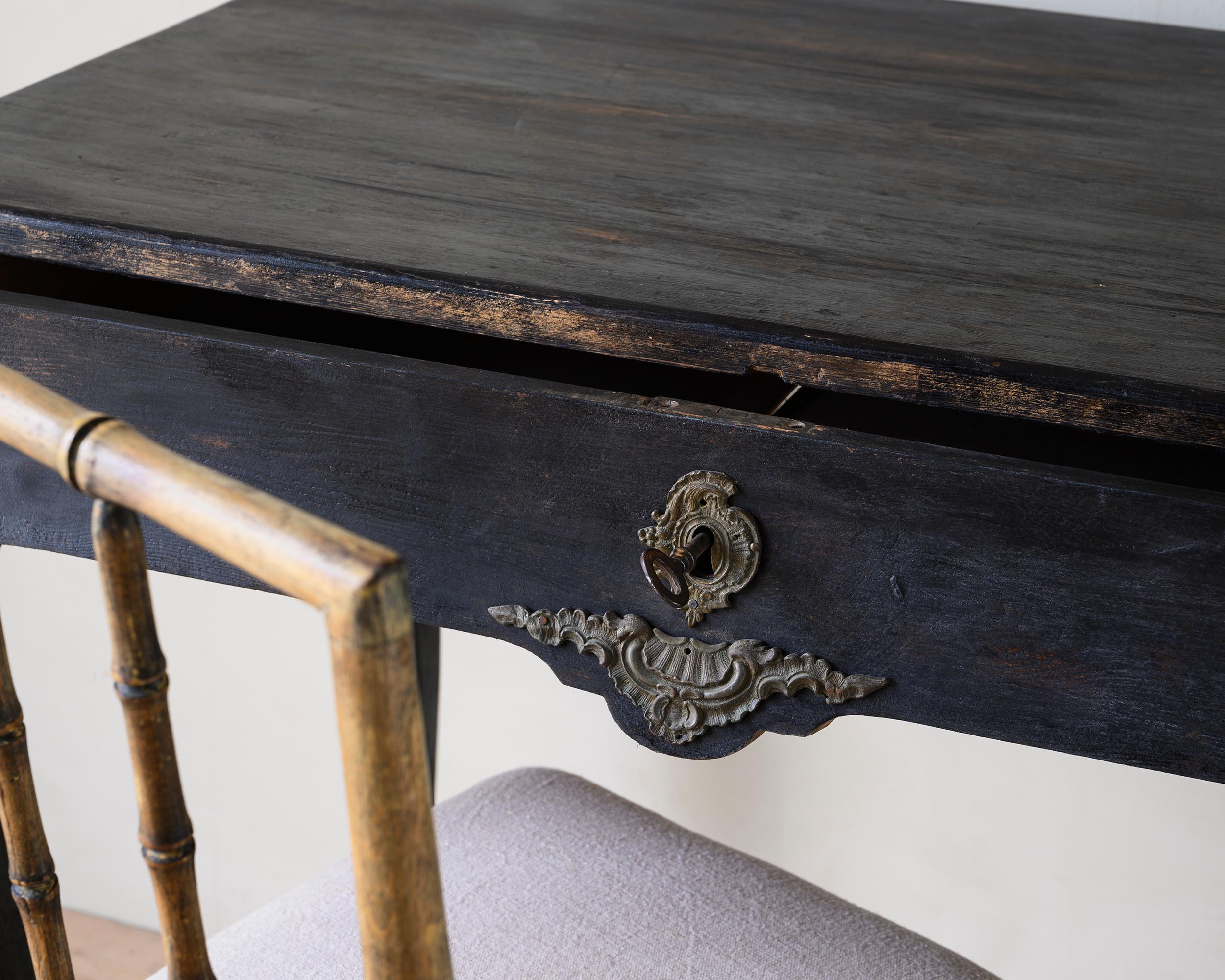 18th Century Swedish Rococo Desk For Sale at 1stDibs
