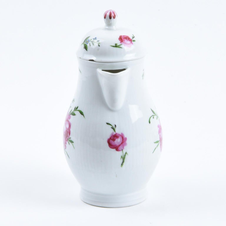 18th Century Thuringia Wallendorf Porcelain Teapot For Sale at 1stDibs