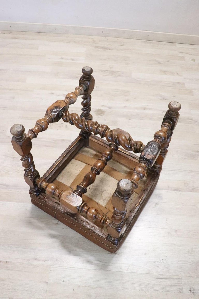 18th Century Turned Walnut and Leather Antique Stool For Sale at 1stDibs