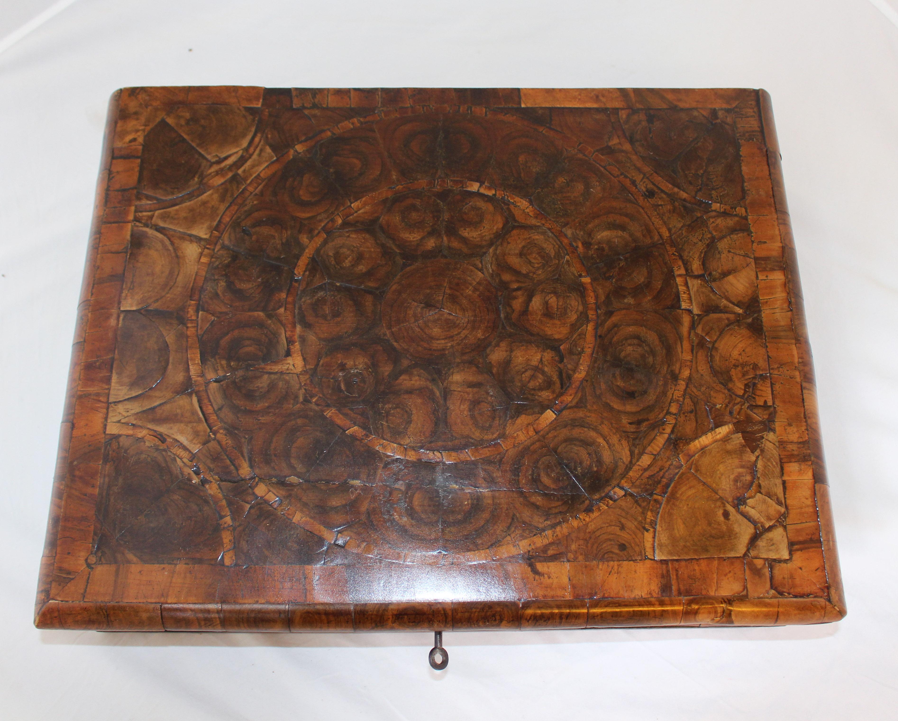 18th Century William and Mary Walnut Dressing Box For Sale at 1stDibs