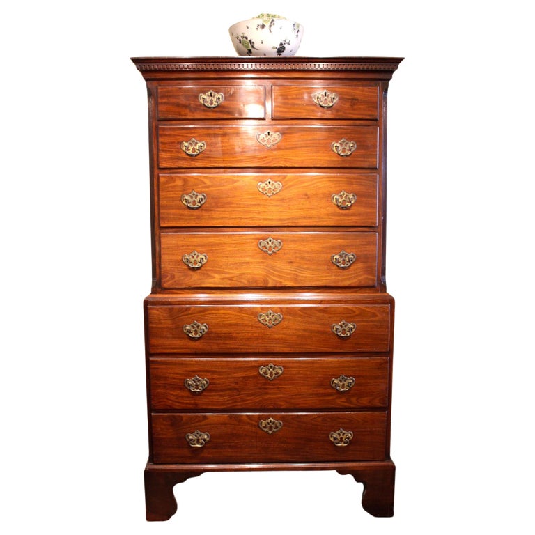 18th C. Mahogany Chest on Chest For Sale at 1stDibs