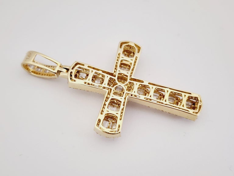 1.90 Carat Diamond Cross Pendant 14 Karat Yellow Gold For Sale at 1stDibs