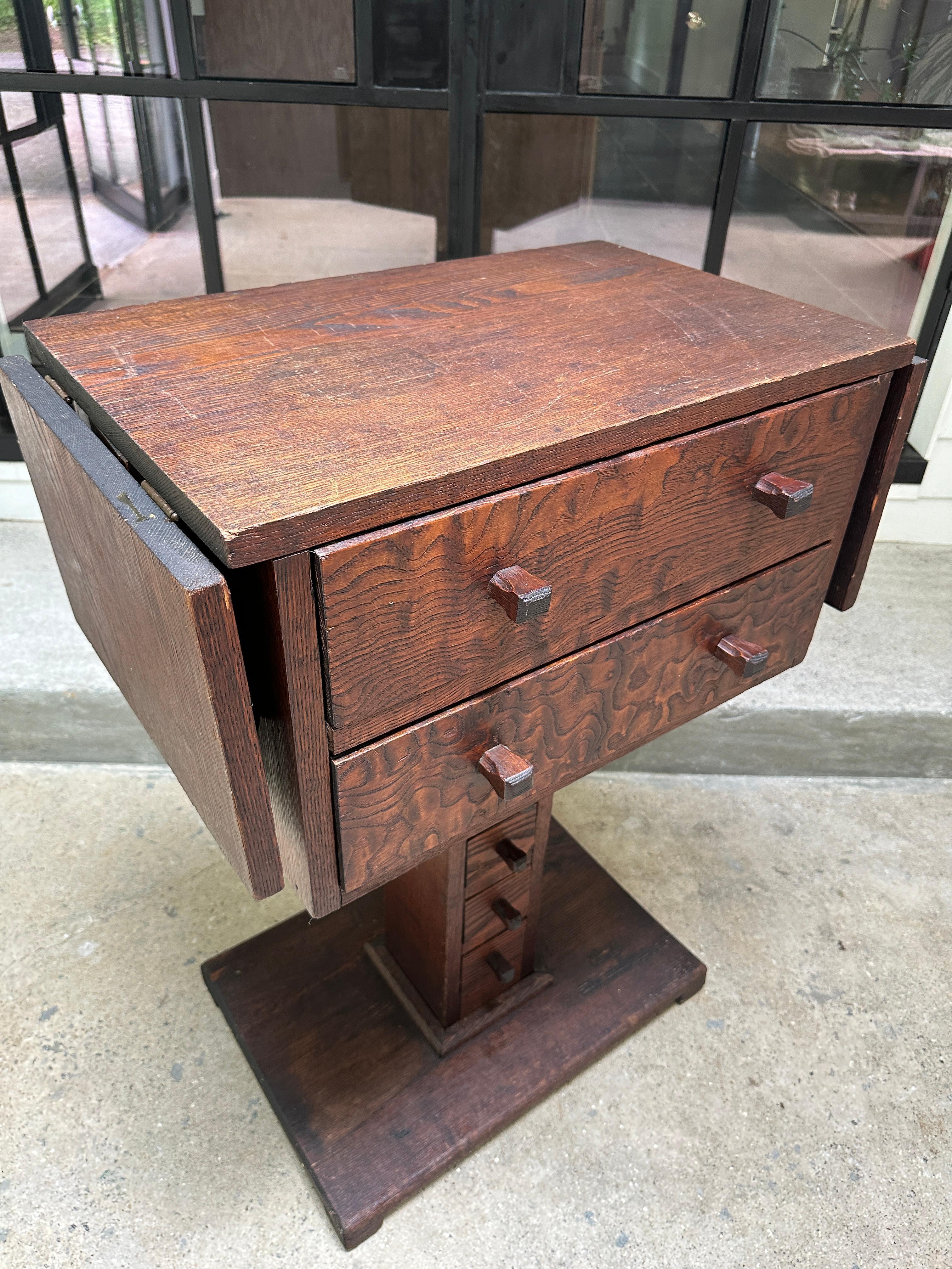 1900s Antique Americana Oak Drop leaf End or Sewing Table For Sale at ...