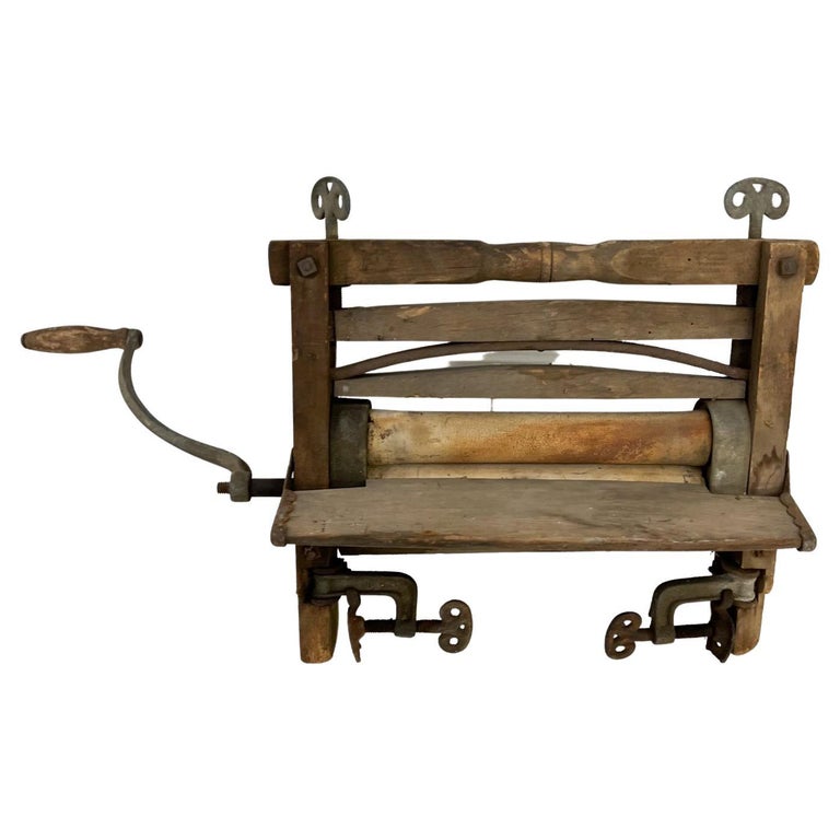 1900s Antique Hand Crank Washing Machine Wringer For Sale at 1stDibs