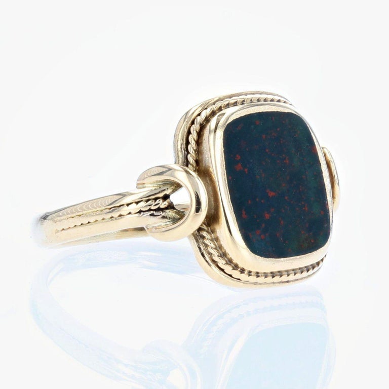 1900s Blood Jasper 18 Karat Yellow Gold Ring For Sale at 1stDibs
