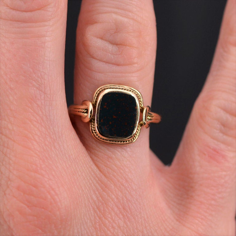 1900s Blood Jasper 18 Karat Yellow Gold Ring For Sale at 1stDibs